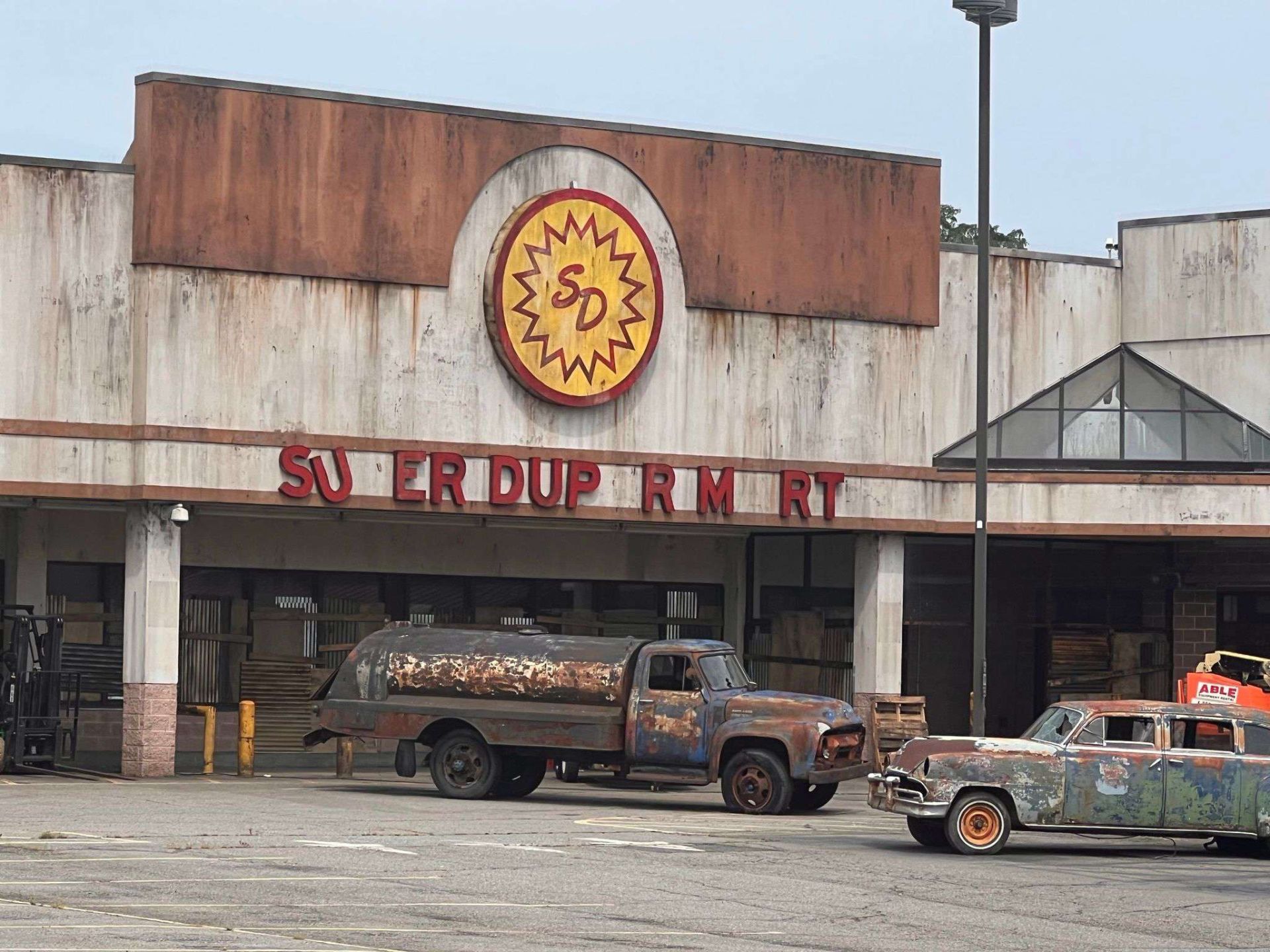 انتشار اولین تصاویر از پشت صحنه فیلمبرداری سریال Fallout - زومجی