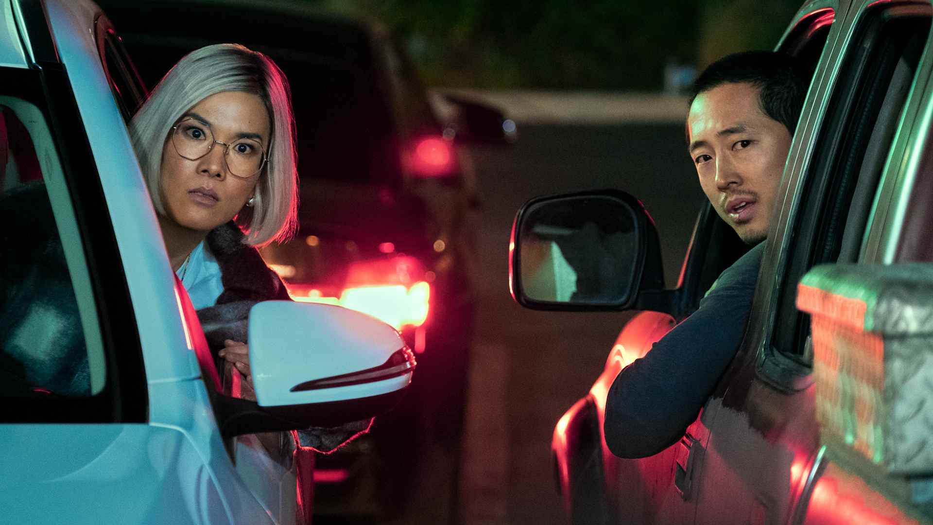 معرفی سریال مشاجره (Beef) | نبرد خونین الی وانگ و استیون ین - زومجی